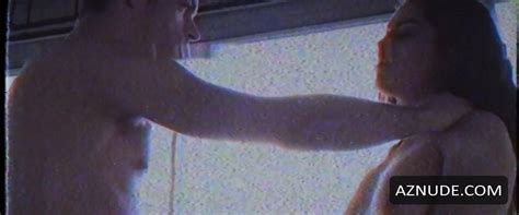 A CRASH MID FLIGHT NUDE SCENES AZNude