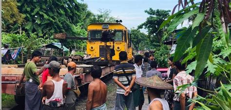 ပြည်မြို့မှာ နားမကောင်းတဲ့ အဖွားအို ၁ ဦး ရထားလမ်း ဖြတ်ကူးတုန်း ရထားတိုက်ခံရလို့ သေဆုံး