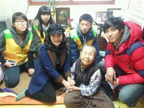 우리들의자원봉사이야기 독거 어르신들의 겨울나기 봉사가 무사히 진행되었습니다 작은 정성이지만 어르신들의 너무 좋아하시는