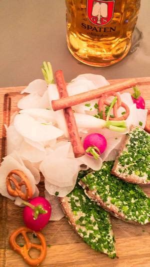 Krombacher Radler. Perfekte Erfrischung an warmen Tagen - Creative ...