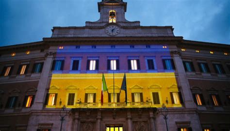 Парламент та МЗС Італії підсвітили кольорами українського прапора Читайте на Ukr Net