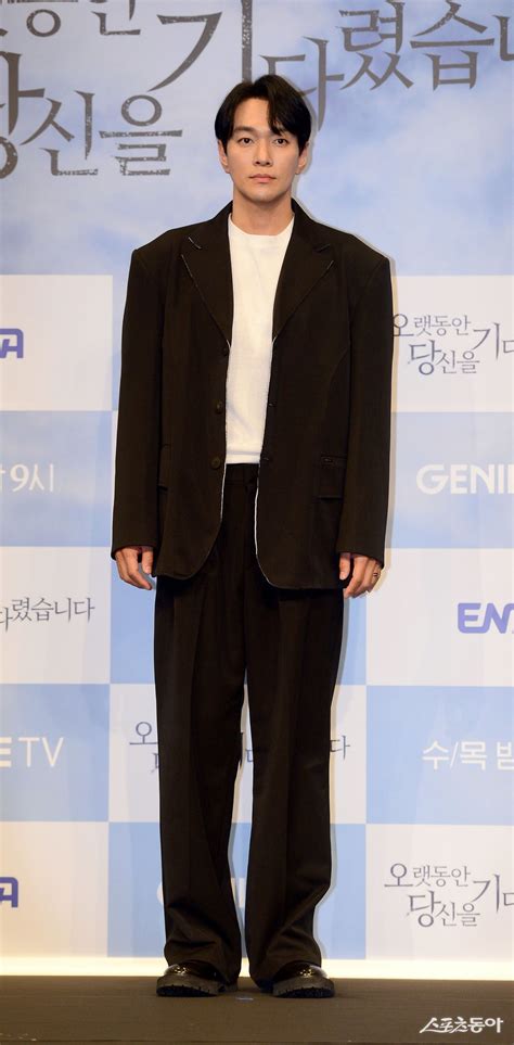 이규한 ‘앞머리 다 내리고 나와 어려보여요 포토 ｜스포츠동아