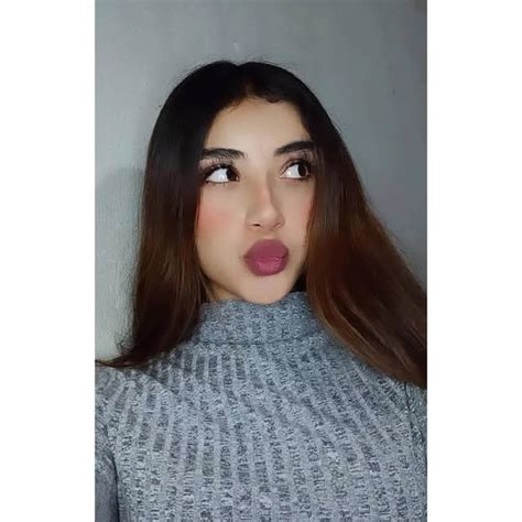 Lizbeth Lizbeth 005 • Threads Say More