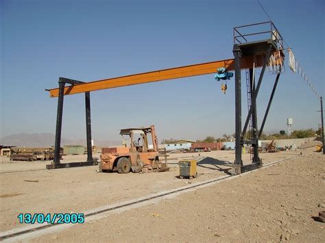 جرثقیل دروازه ای چیست؟ انواع و مزایای آن 1403 12 07