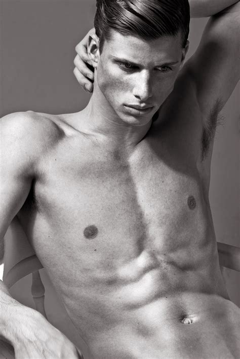 Lhomme Du Jour Barrett Pall