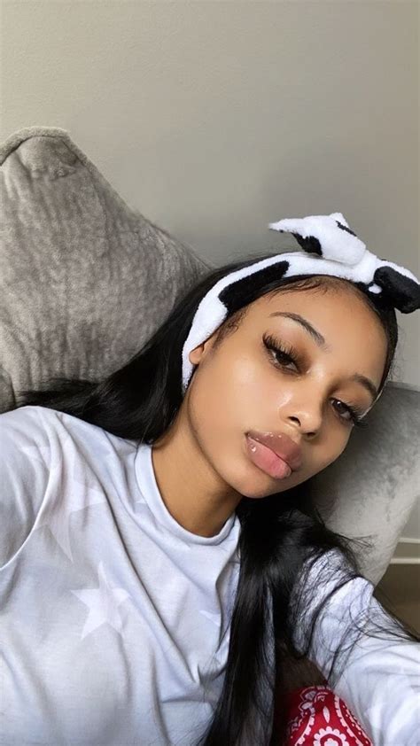 𝓅 𝒾 𝓃 𝓁𝒾𝓋𝒹𝒶𝒹𝑜𝓁𝓁🦋 Light Skin Girls Baddie Hairstyles Pretty People