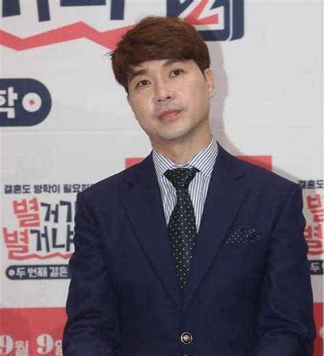61억 횡령 박수홍 친형 부부 첫 재판유튜버와도 법정 공방 아주경제