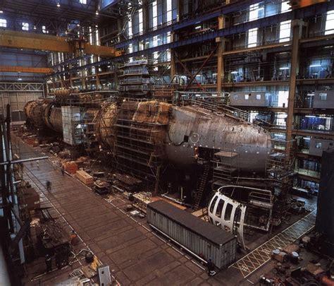 Royal Navys Vanguard Class Ssbn Hms Vengeance S 31 During