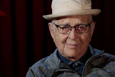 Umrl Je Legendarni Producent Norman Lear Ki Je Spremenil Podobo