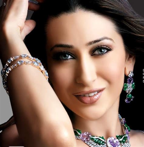 All Collection Wallpapers Karishma Kapoor Nice Wallpaper