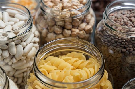 테이블에 배치 다양한 재료와 유리 항아리세트 제로 폐기물 개념 0에 대한 스톡 사진 및 기타 이미지 0 0명 건강한 생활방식 Istock