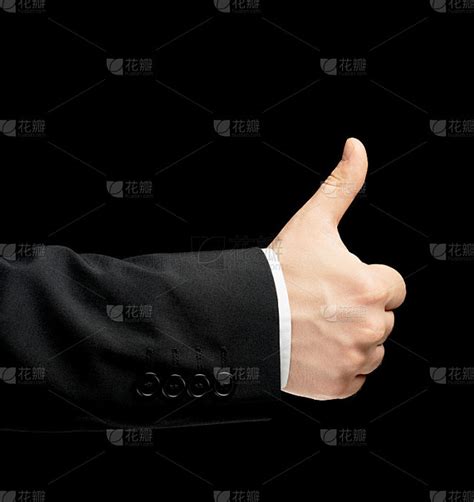 白人男性的手在一个商务套装孤立