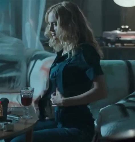 Heather Graham Revealing Plots From Boogie Woogie Scrolller
