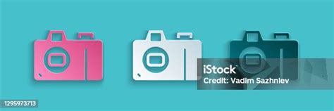 파란색 배경에 격리 된 사진 카메라 아이콘을 종이 잘라 포토 카메라 아이콘입니다 종이 아트 스타일 벡터 갇힌에 대한 스톡 벡터 아트 및 기타 이미지 Istock