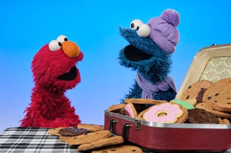 Elmo Y Los Personajes De Barrio Sésamo Se Dirigen A Italia Fm Hits