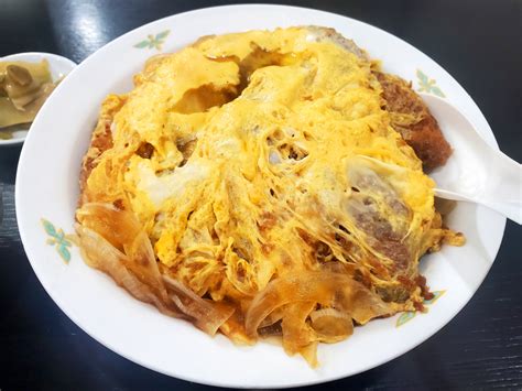 上海楼御器所でカツ丼 大杉カツ丼の 月に向かって喰え