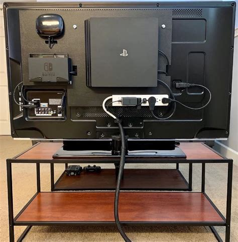 Insanely Neat Photos Of Cables That Belong In A Modern Art Gallery