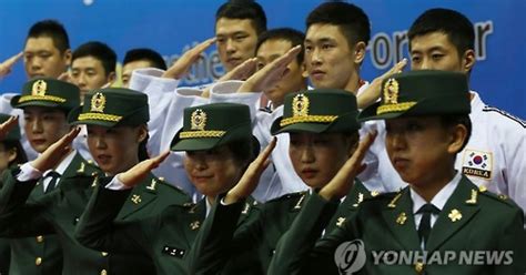 대회 첫 메달 남자 유도 선수들