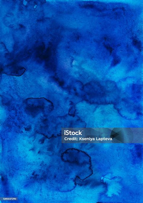 수채화 진한 파란색 배경 페인팅 텍스처 깊은 바다 블루 수채화 배경 종이에 얼룩 0명에 대한 스톡 사진 및 기타 이미지 0명 고풍스런 곤색 Istock