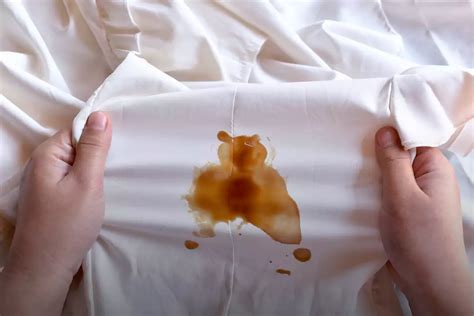 پاک کردن لکه مولتی ویتامین روی لباس با مواد خانگی