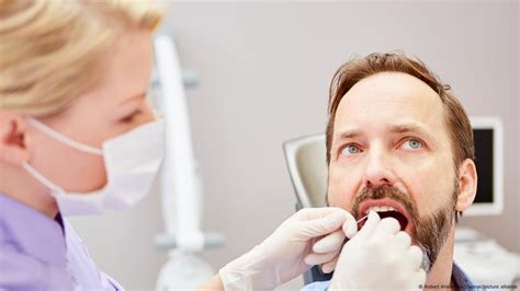 احذر هذه الأطعمة والمشروبات التي تضر بصحة الأسنان Dw 202319