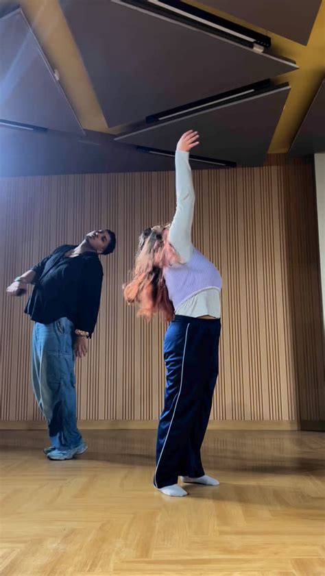 Simran Chopra 🖤 Is Mard Ki Mai Eklauti Pasand 💅🤭 Exiting 2024 With