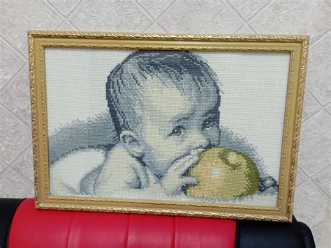 Готовая картина алмазная мозаика малыш с яблочкой — цена 900 грн в каталоге Картины Купить