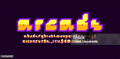 3d 픽셀 글꼴 알파벳 또는 서체 문자 및 숫자 세트는 복셀 스타일 벡터 일러스트레이션 10eps 비디오 게임방에 대한 스톡