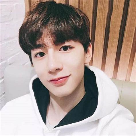 ชายเกาหลีผมสั้นหน้าม้าแฟชั่นเกาหลียุโรปและอเมริกาการค้าต่างประเทศจุดเส้นใยเคมีอุณหภูมิสูงวิกผม