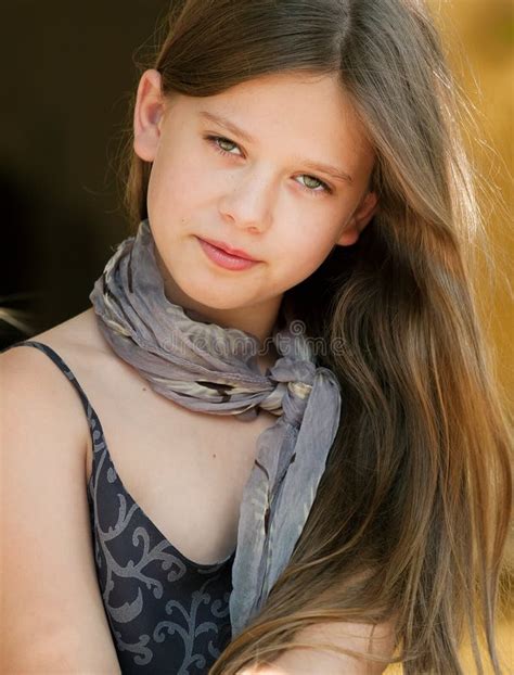 Chica Joven Hermosa Imagen De Archivo Imagen De Cara