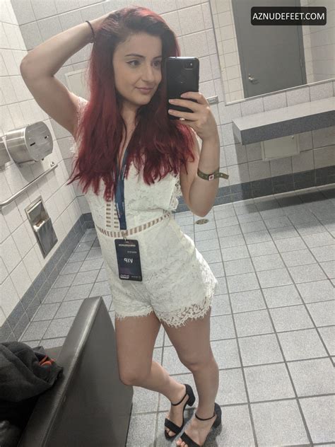 Annie Fuchsia Feet Aznudefeet