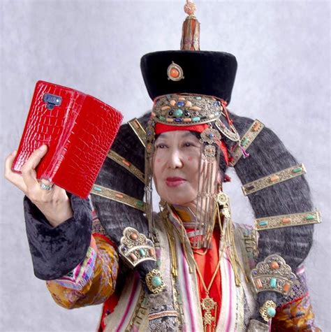 монгол хувцасны нууц товчоон 13 цуврал нэвтрүүлэг наадмын үeэр Central Television ээр гарна