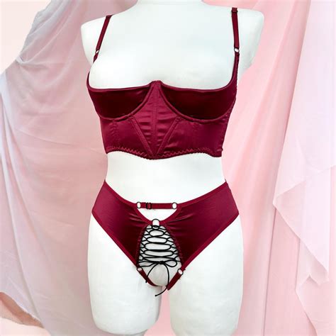 Open Crotched Lingerie Cupless Bra For Large Breast Shelf Bra Open Cup Half Bra Open