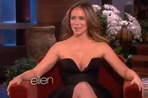 Jennifer Love Hewitts Cleavage Shocks Matthew Perry On The Ellen Show
