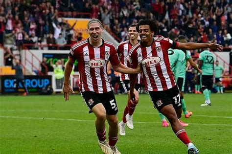 Exeter City 1 Cheltenham Town 0 Grecians Go Top Of The League After