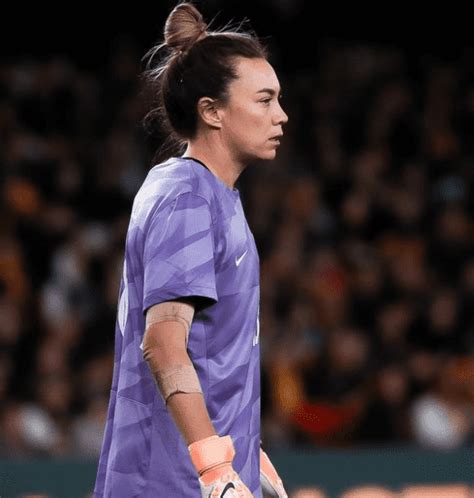 Mackenzie Arnold Footballer Sexuality Is She Lesbian Or Gay Gender