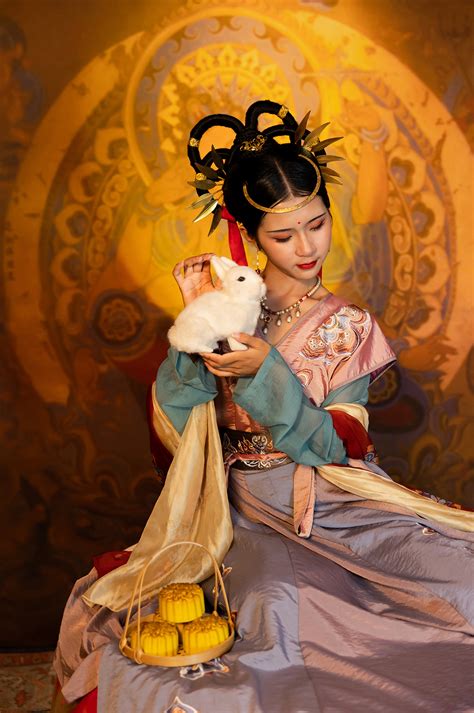 国风敦煌嫦娥飞天仙女月亮人物摄影精修图下载 编号452474957662919598 设图网