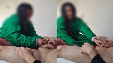 墨西哥美容师在家与naked和满意的客户一起工作 Pornhub