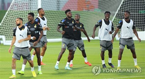 [월드컵] 가나 1위·한국 2위로 16강…인간 문어 도전하는 가나 기자 연합뉴스