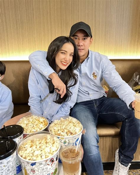 แฟนตำรวจหนุ่ม แพท ณปภา จัดแคปชั่นเด็ดกลางดึกพร้อมติดแฮชแท็กเป็นบทเรียน