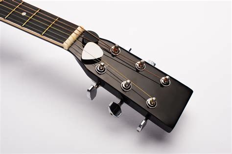 can you play a guitar with one string missing range of sounds