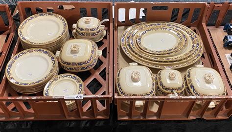 Qty Of Booths Silcon China Dragon Design Southgate Auction Rooms