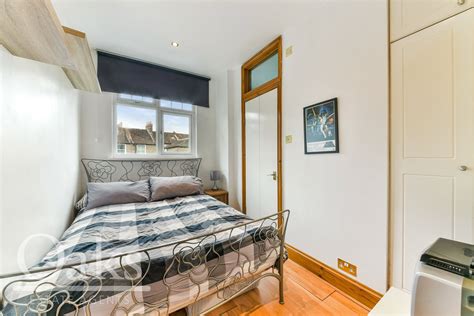 Barrow Road Streatham London Oaks Estate Agents London