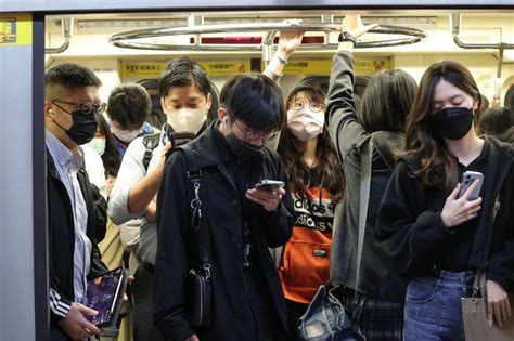 台湾新冠、流感面临双高峰 春节急救责任医院开诊给奖励金 涉台新闻 华夏经纬网