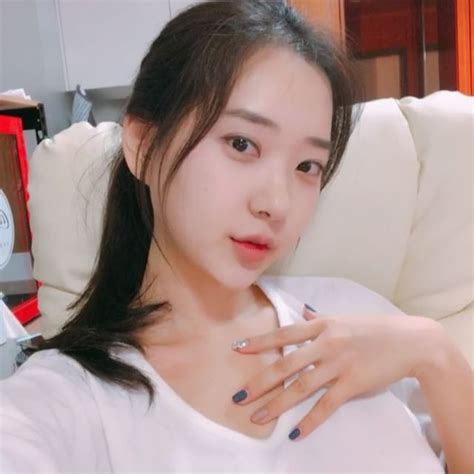 신재은さん Zennyrt • Instagram写真と動画 아름다운 유명인 피부과 유명인