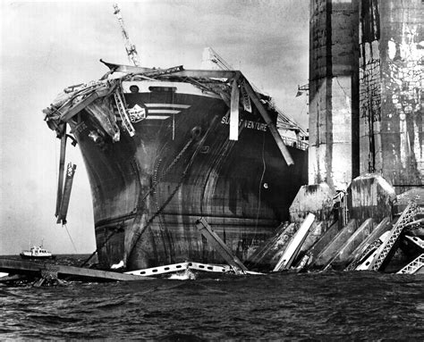 The Worst Ship Bridge Collision In U S History Happened In Tampa Bay Sunshine Skyway Bridge