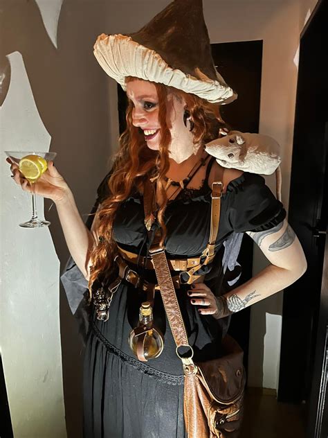 I Went As My Dnd Character For Halloween Opia Grünling The Human Witch With The Mushroom Hat