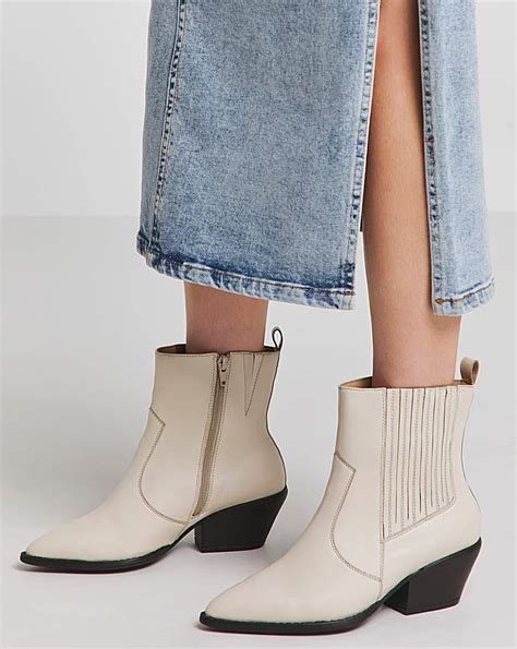 Pointed Boots Simply Be