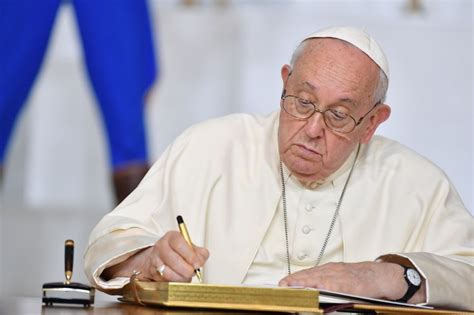 Папа Римский Франциск сделал запись в Памятной книге