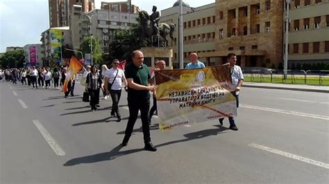 Телевизија 24 Протест на вработените од Управата за матични книги